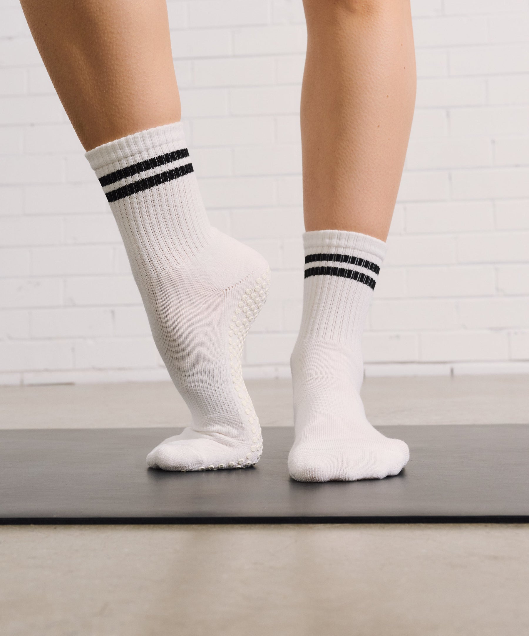 Crew Non Slip Grip Socks - Sporty Stripe Ivory | MoveActive